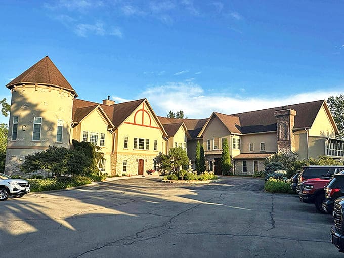 That tower rising from the Goldmoor Inn overlooks the Mississippi River valley like a sentinel watching over the most romantic views in Illinois.