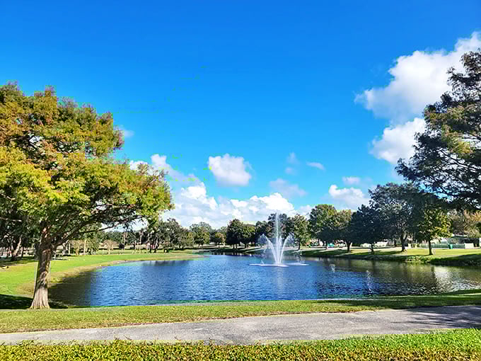 A serene fountain creates the perfect centerpiece for this urban oasis. Nature and civilization in perfect harmony!