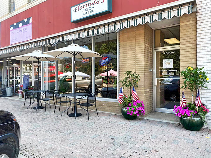 Florinda's Pizza delivers delicious pies that satisfy cravings with flavors locals have trusted for years.