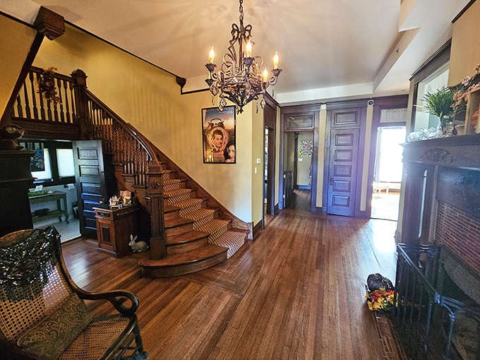 That sweeping staircase has seen more than a century of footsteps, and yes, Bill Murray climbed these very stairs during filming, making your ascent to bed oddly thrilling.