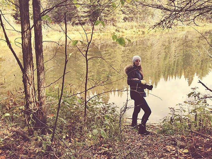 Solitude seekers find their rhythm along shoreline paths. The only soundtrack needed is the gentle lapping of waves and occasional birdsong.