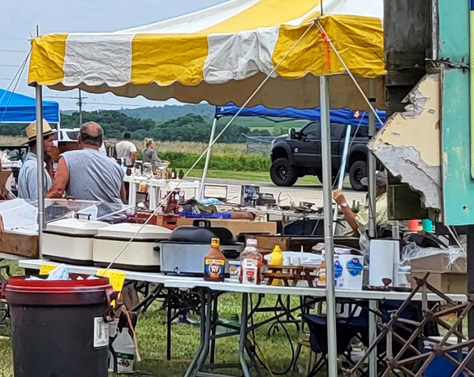 Weekend outdoor markets add to the treasure hunting experience, with vendors setting up under tents for special seasonal events.