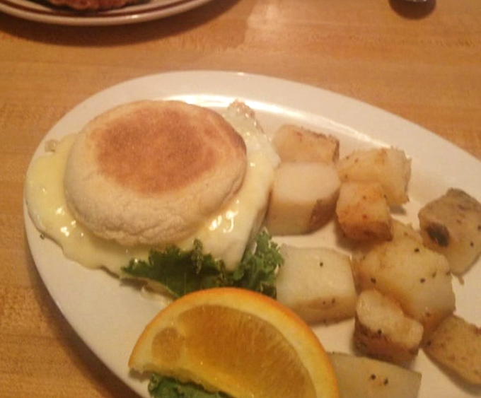 Sunrise satisfaction: Golden English muffins and fluffy eggs alongside perfectly seasoned potatoes &ndash; the breakfast of Vermont champions.