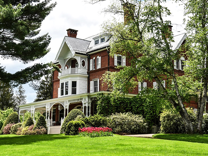 This stately brick residence isn't just easy on the eyes&mdash;it's the birthplace of American conservation wrapped in architectural elegance.