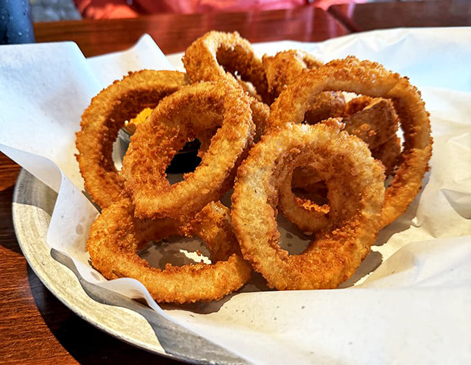 Golden, crispy calamari rings that could double as bracelets. The perfect shareable starter before diving into sandwich territory.