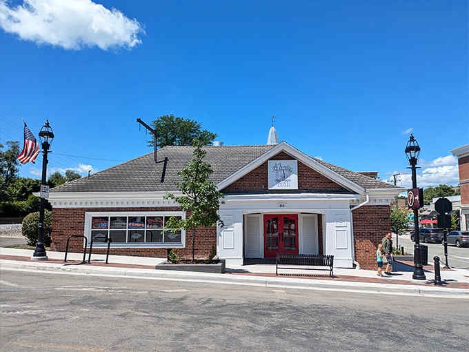 2Toots Train Whistle Grill combines two childhood favorites &ndash; trains and burgers &ndash; in a family-friendly setting that delights kids of all ages.