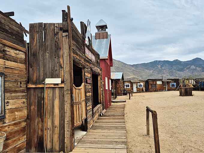 Even the residential areas of Chloride look like they're auditioning for a role in every Western ever made, and they'd get the part.