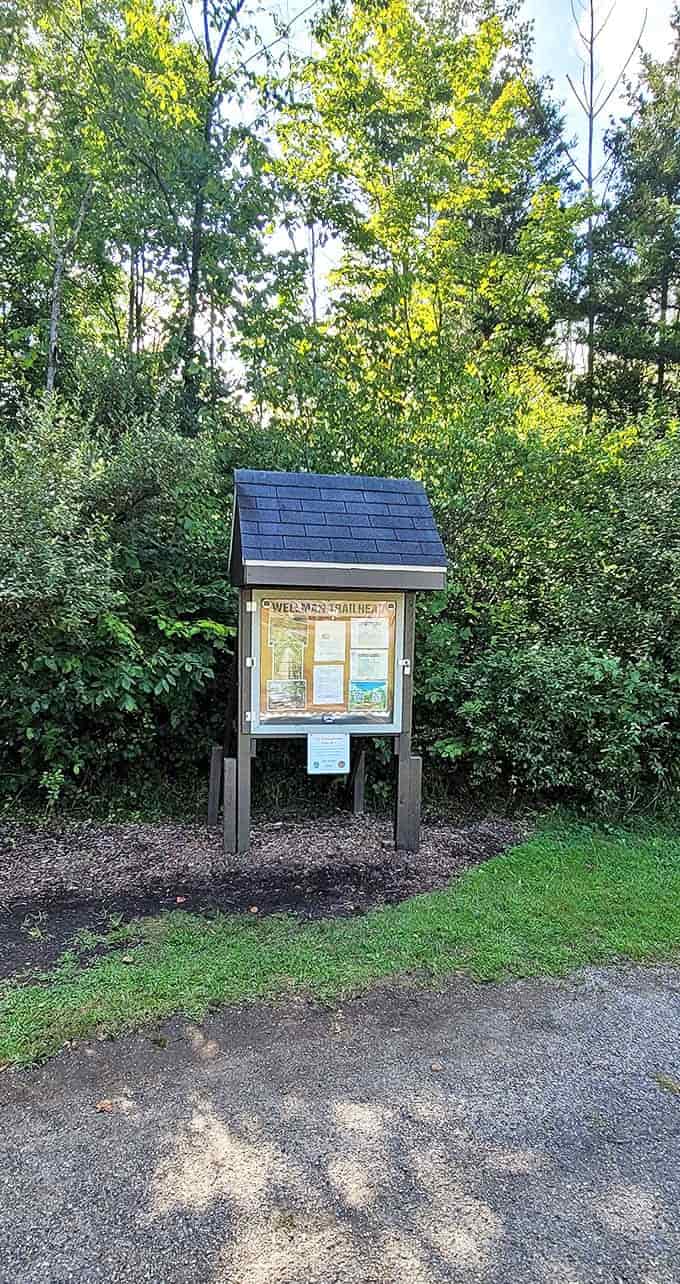 This charming information kiosk stands ready to answer all your burning questions, like "Where am I?" and "Are there bathrooms nearby?"