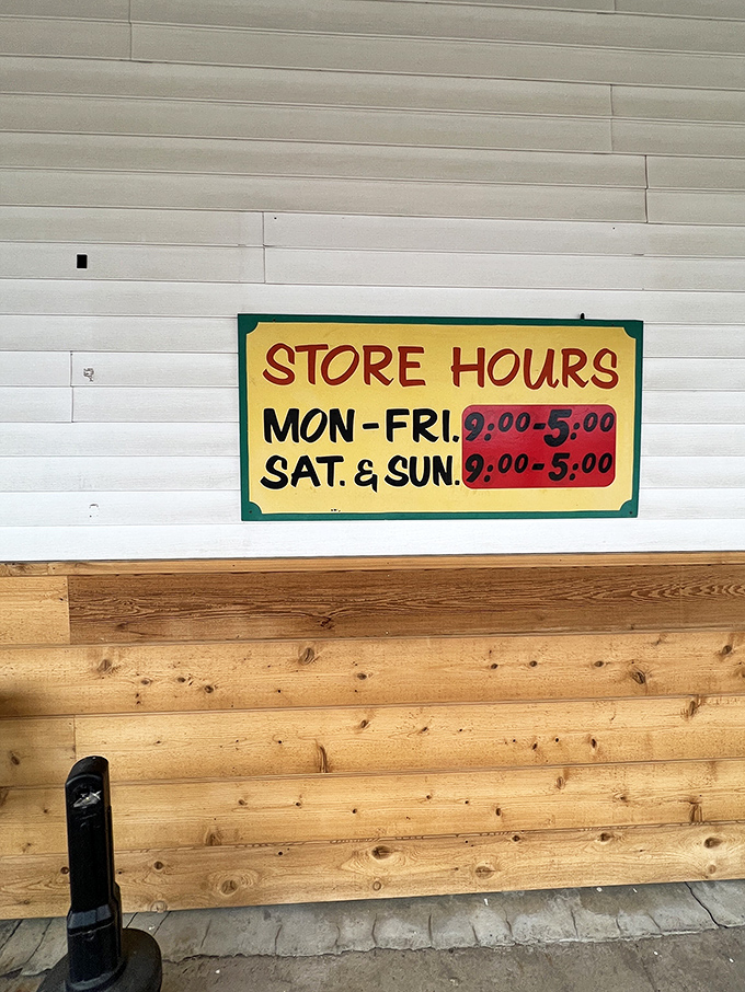 Consistent store hours make planning your treasure hunting expedition easy—though you'll want to allow plenty of time to explore.