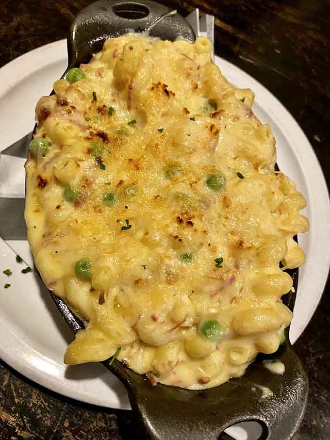 When mac and cheese gets the skillet treatment with that golden, bubbly top, you know someone in the kitchen really understands comfort food.