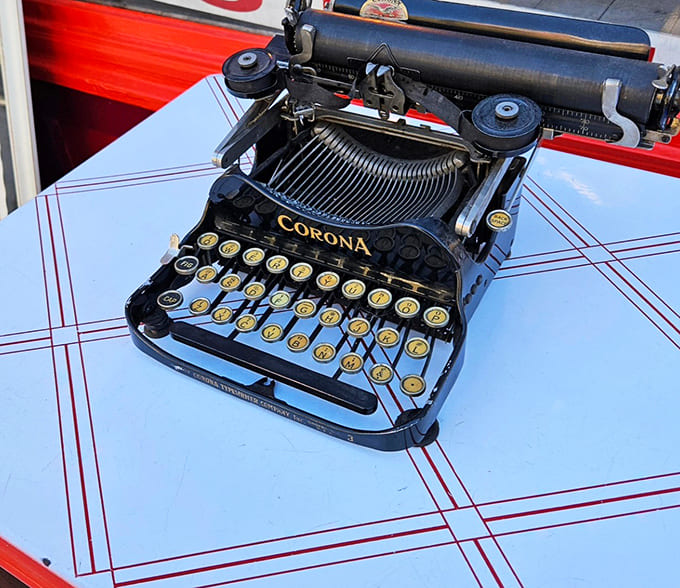 A Corona typewriter that demands you write the great American novel, or at least makes you look literary and sophisticated.