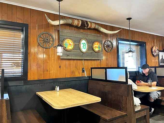 The morning crowd at Glass Onion &ndash; a mix of regulars and first-timers all united in the pursuit of breakfast excellence.