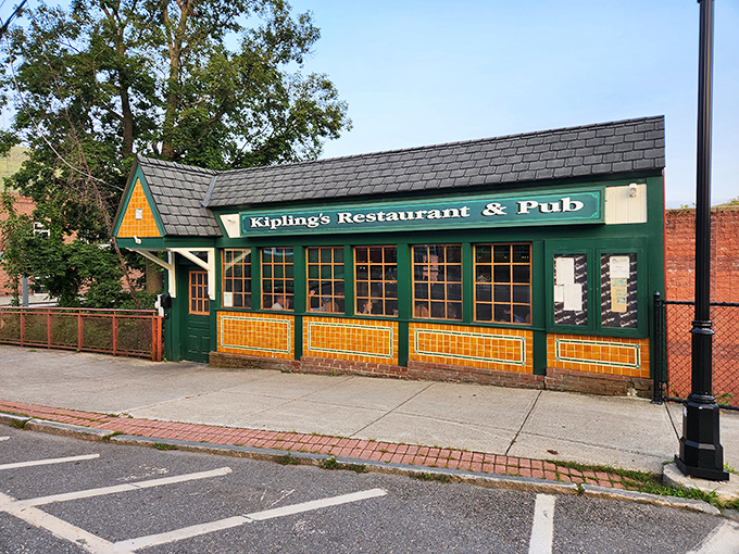 Kipling's Restaurant & Pub offers a cozy retreat after a day of exploration, where comfort food meets Vermont's farm-to-table ethos.