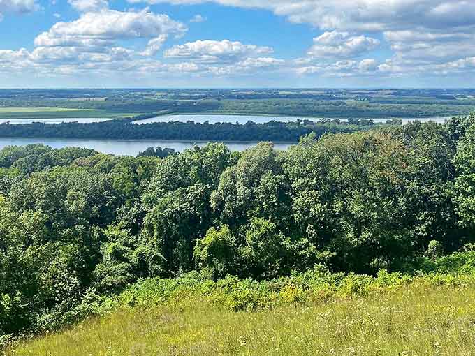 The kind of dramatic sky that makes amateur photographers look like professionals and professionals reach for their best lenses.