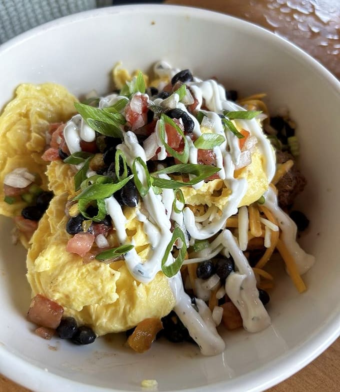 Breakfast gets the same thoughtful treatment here, with hearty portions and fresh ingredients that make morning dining something worth waking up for early.