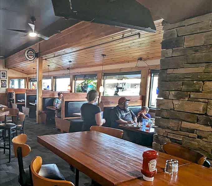 Families, friends, and solo diners all finding their happy place under one roof, which is basically the definition of community.