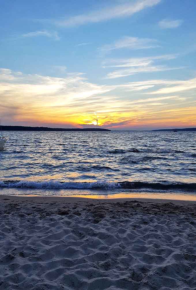 Sunsets at Young State Park paint the sky in colors that make professional artists weep with envy and reach for their brushes.
