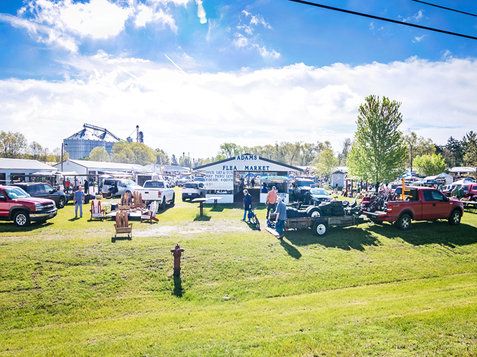 adams flea market 1