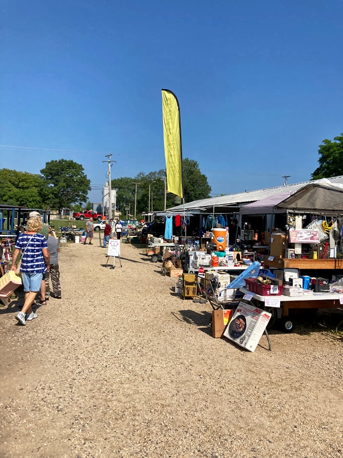 adams flea market 7