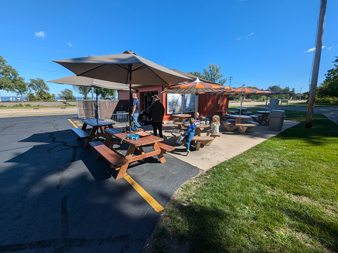 ardy & ed's drive in 6