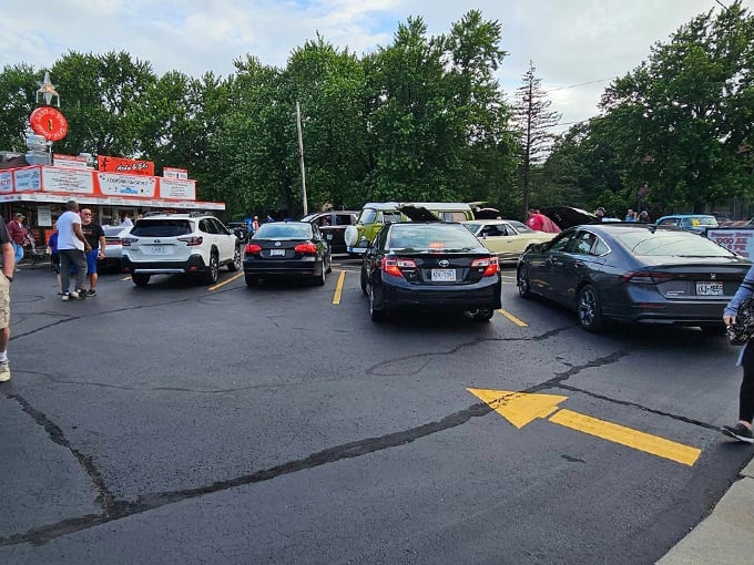 ardy & ed's drive in 7