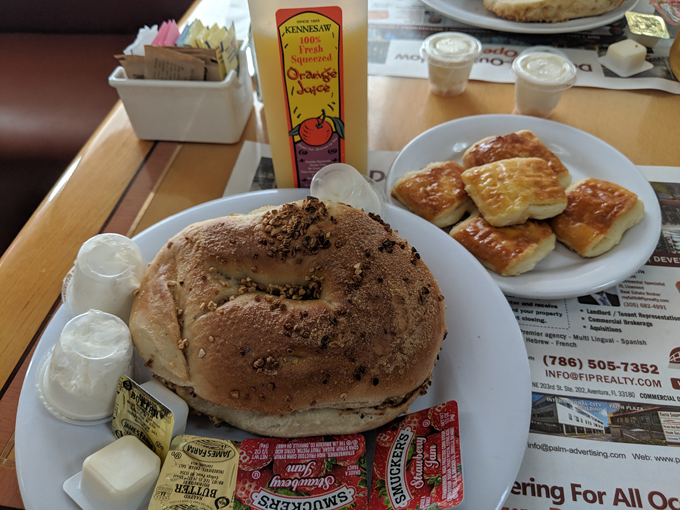 bagel cove restaurant & deli 4