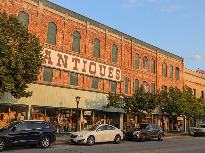 bay city antiques center 1
