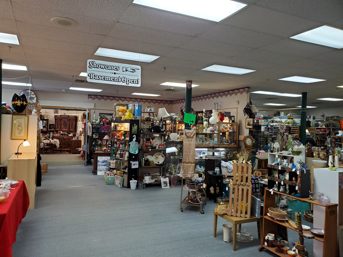 bay city antiques center 3