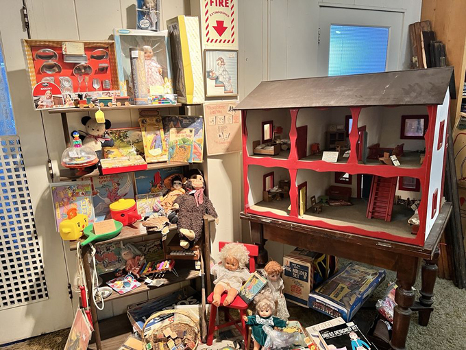 bay city antiques center 9