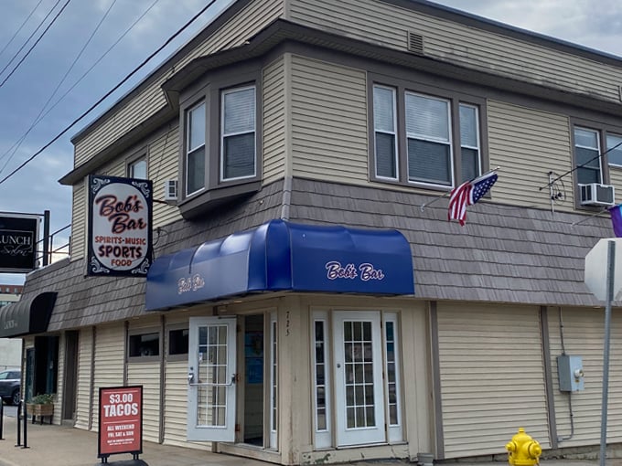 bob's sports bar 1