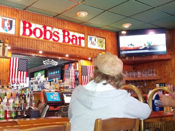 bob's sports bar 3