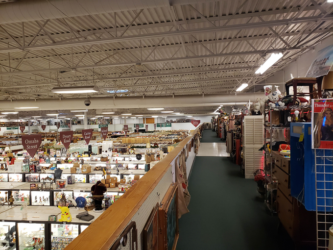 brass armadillo antique mall goodyear, az 2