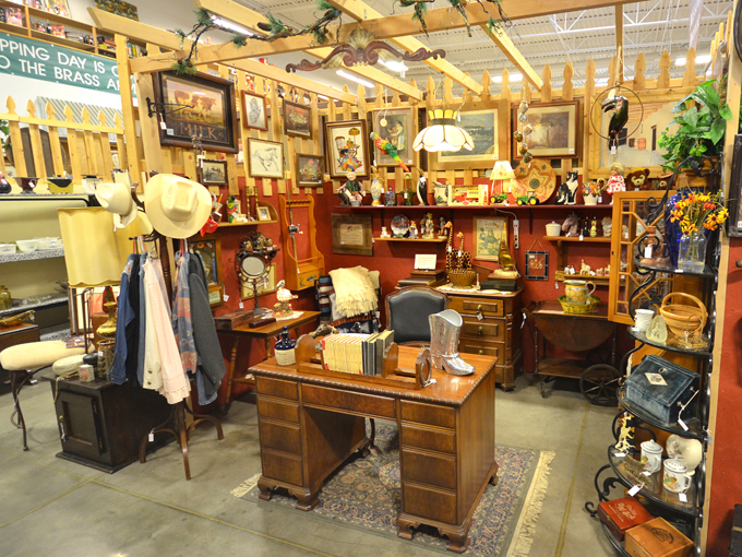 brass armadillo antique mall goodyear, az 4
