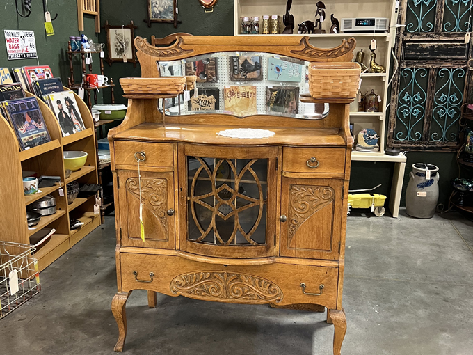 brass armadillo antique mall goodyear, az 6