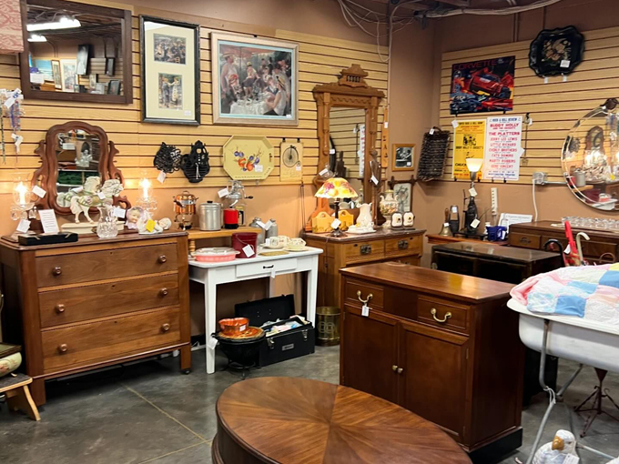 brass armadillo antique mall goodyear, az 7