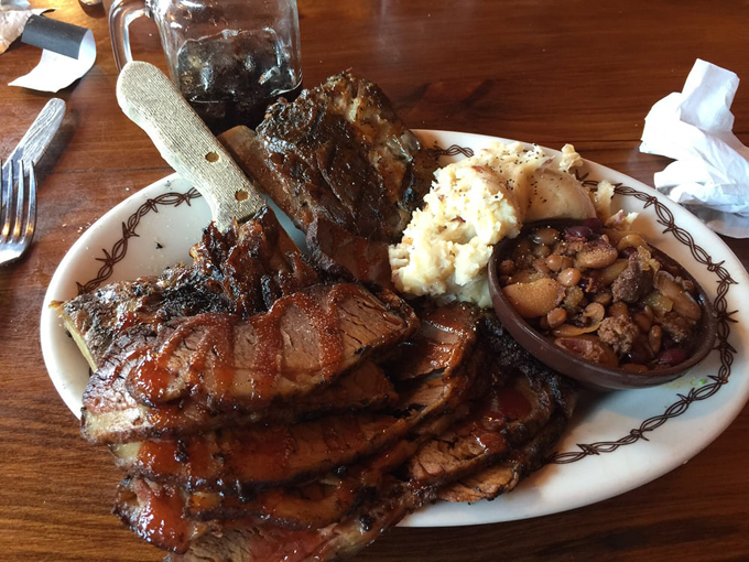 buffalo phil's pizza & grille 3