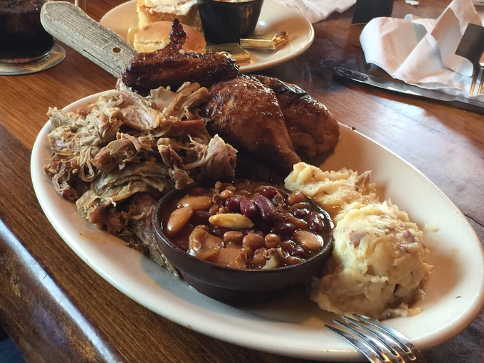 buffalo phil's pizza & grille 6