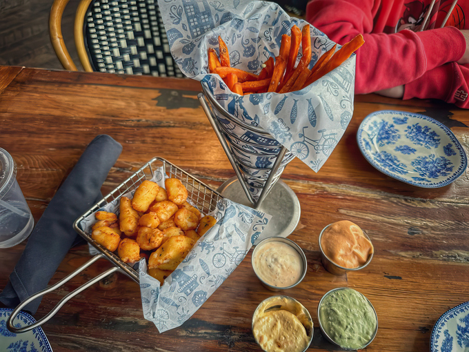 caf&eacute; hollander 3