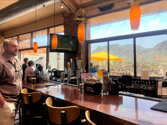 canyon breeze restaurant 3