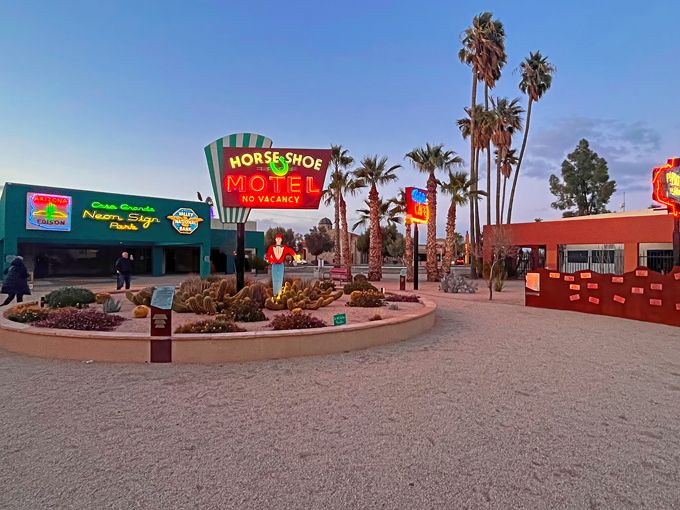 casa grande neon sign park 1
