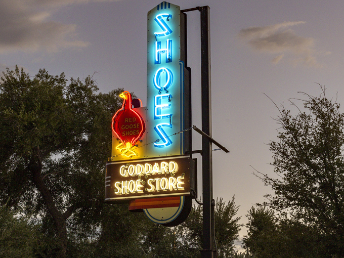 casa grande neon sign park 5