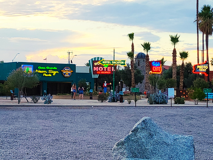 casa grande neon sign park 8