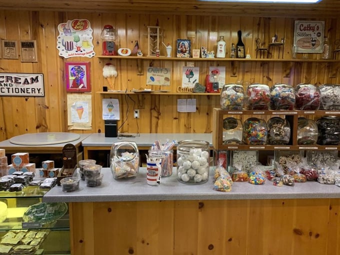 cathy's ice cream n' candy shoppe 5