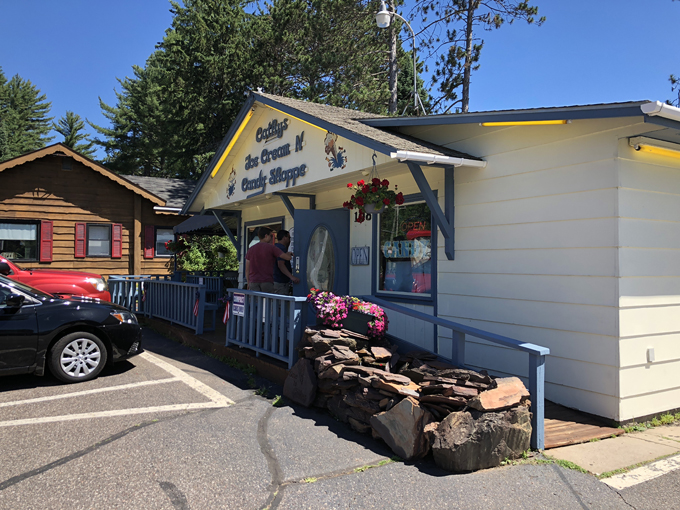 cathy's ice cream n' candy shoppe 9