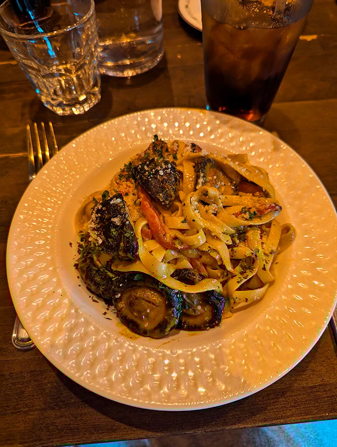 chip&rsquo;s clubhouse 6