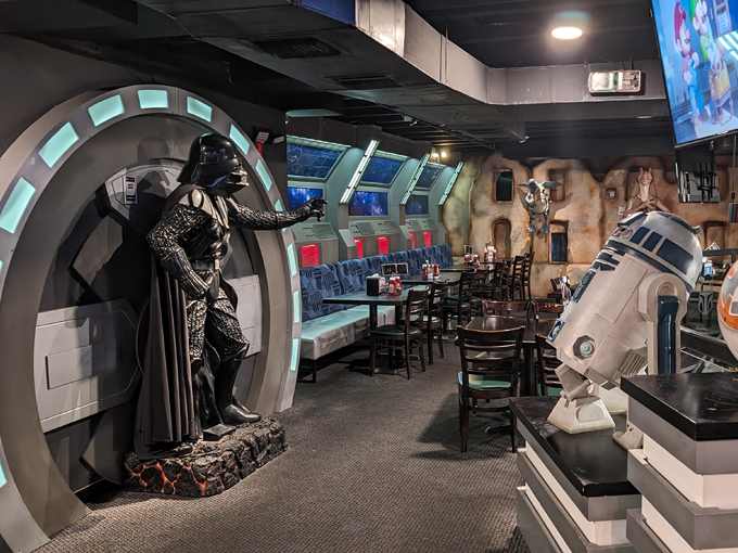 comicx restaurant bar & store 2