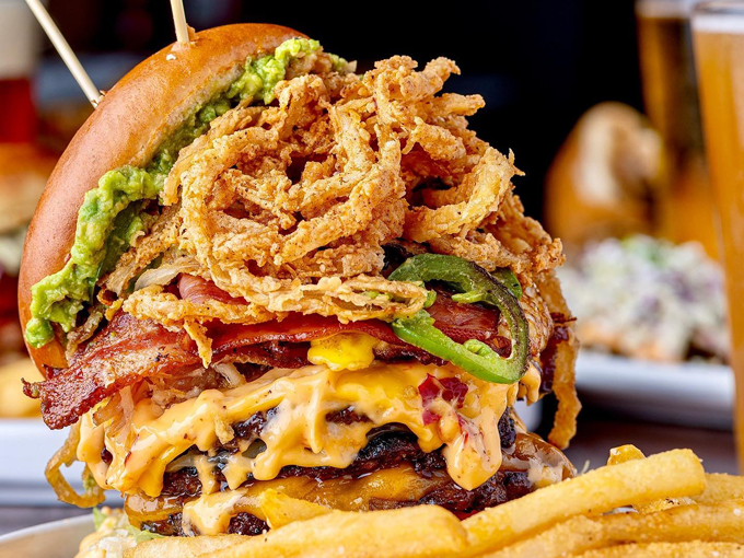 comicx restaurant bar & store 5