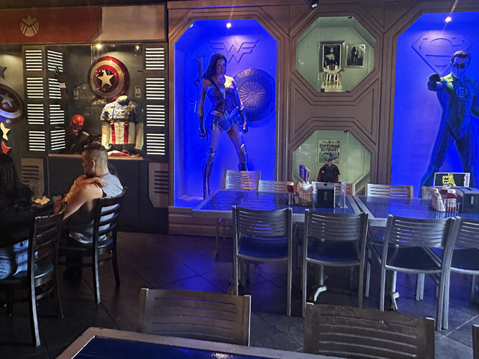 comicx restaurant bar & store 7