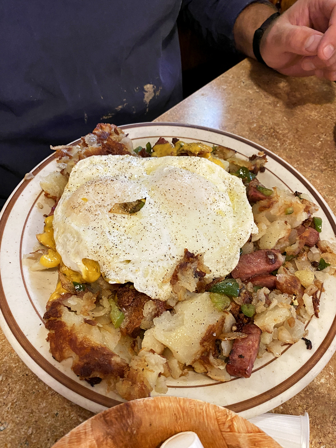 country charm restaurant 3