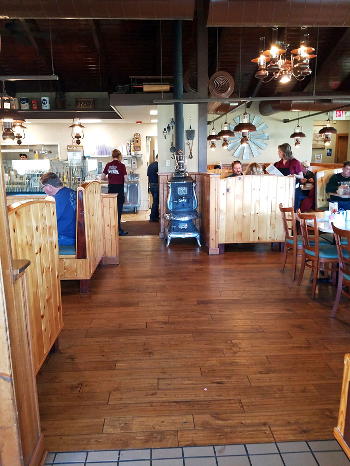 country charm restaurant 9